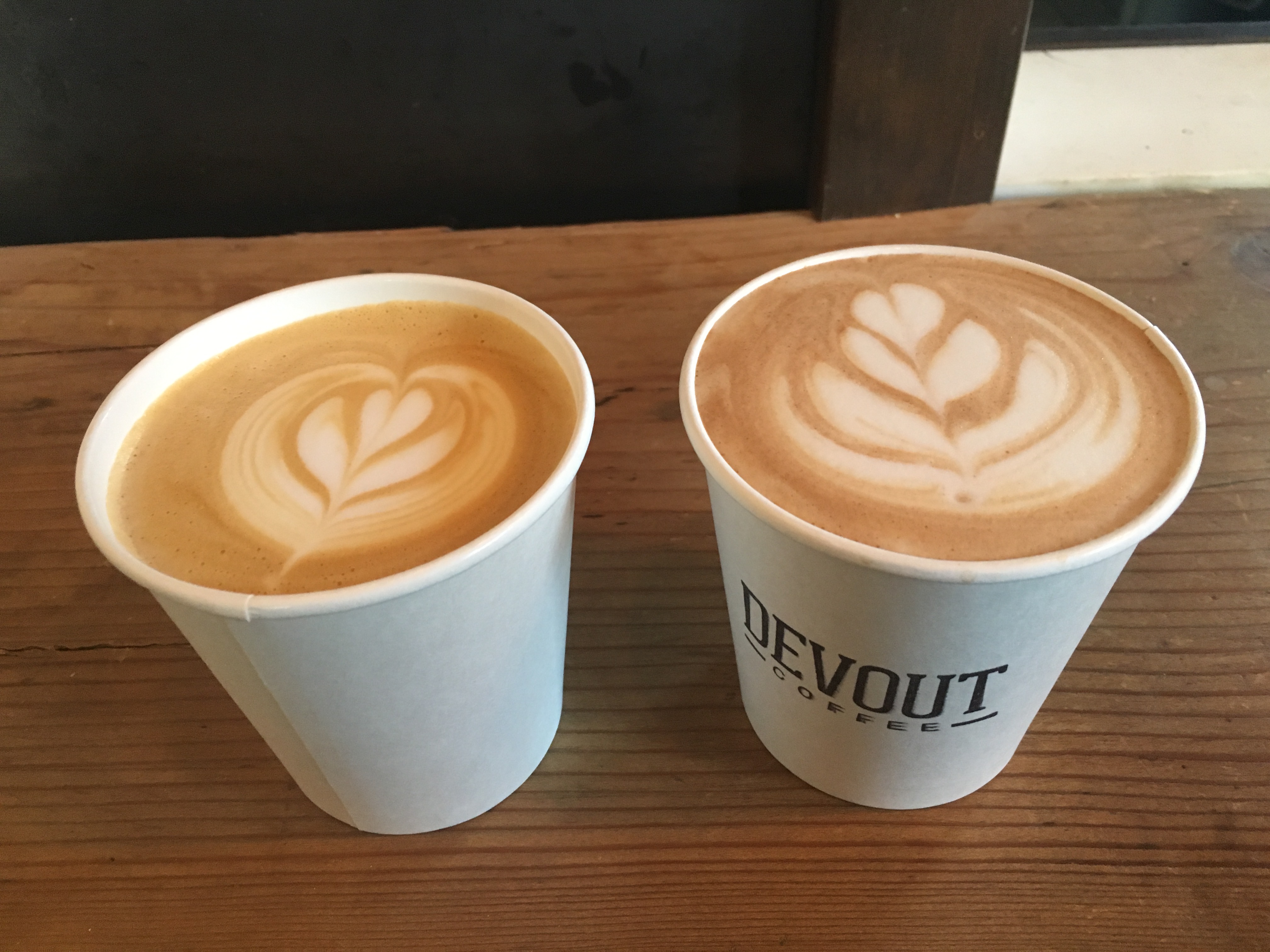 【フリーモント】アンティーク街にある兄弟が始めたコーヒーショップ ＃Devout Coffee（デバウト・コーヒー） | SF CLIP